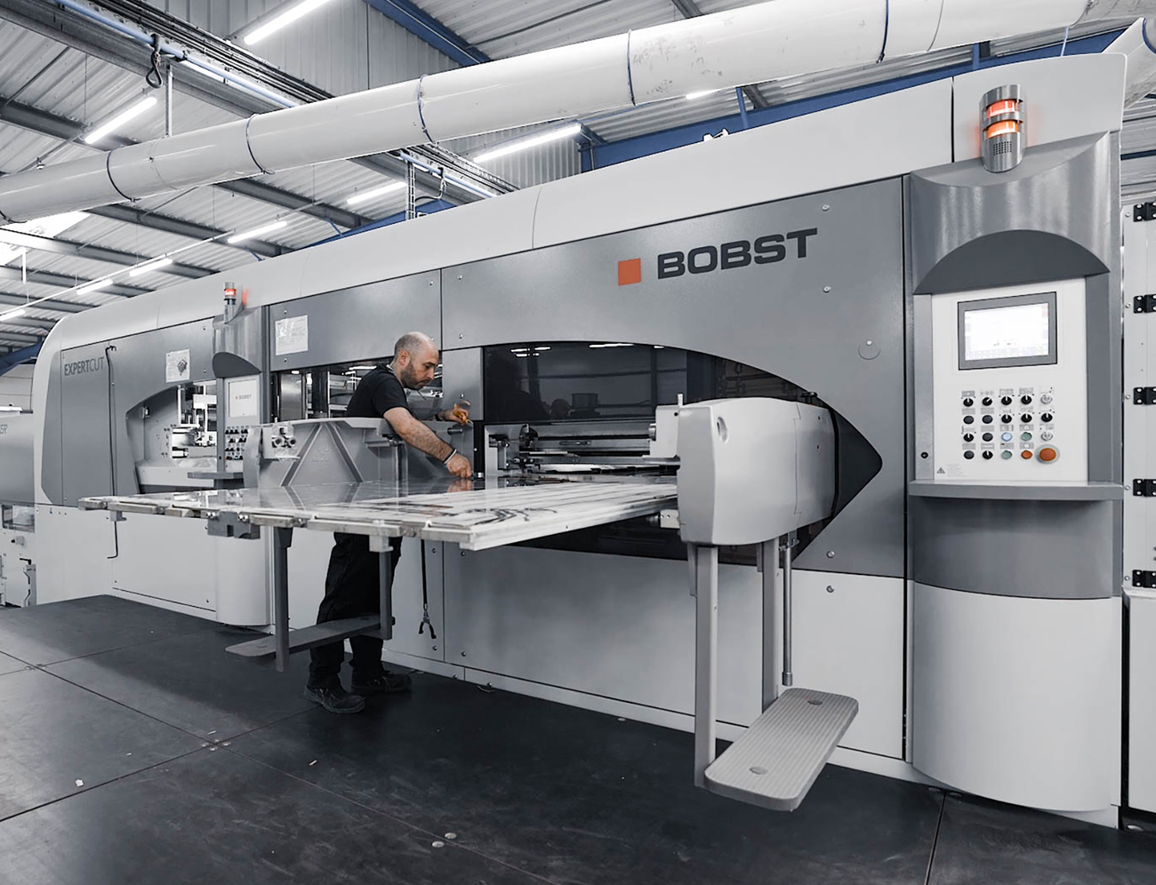 Cartonnages Vaillant tools up with new EXPERTCUT die-cutter ...